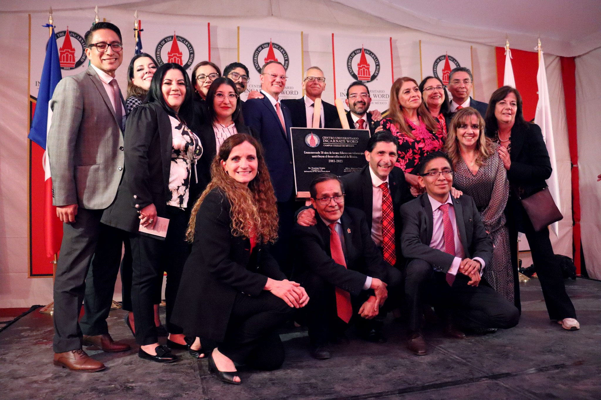 ¡20 años Incarnate Word, Campus Mexico City! - Centro UniversItario ...