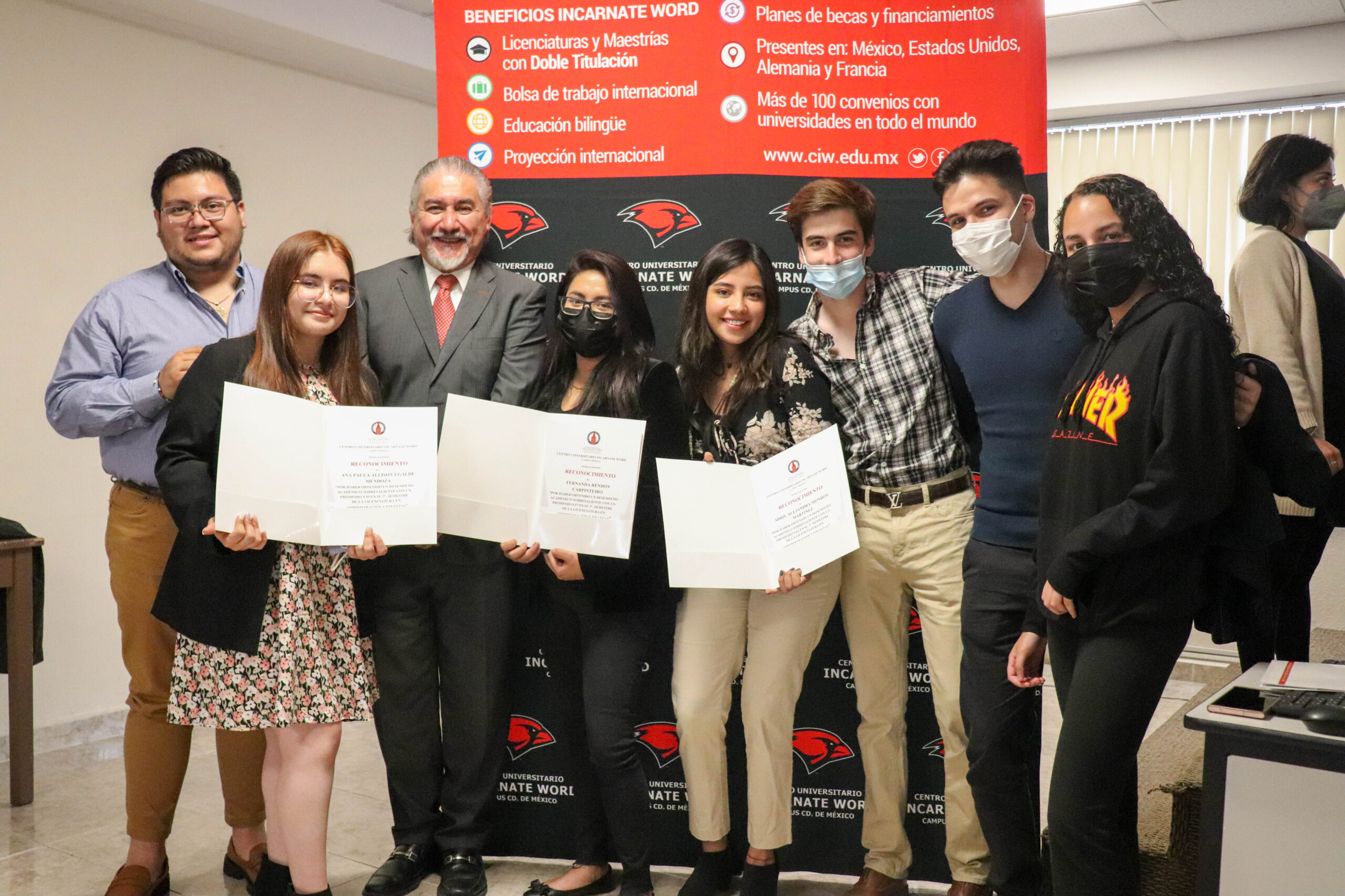 Mejor promedio | Admin y Finanzas - Centro UniversItario Incarnate Word